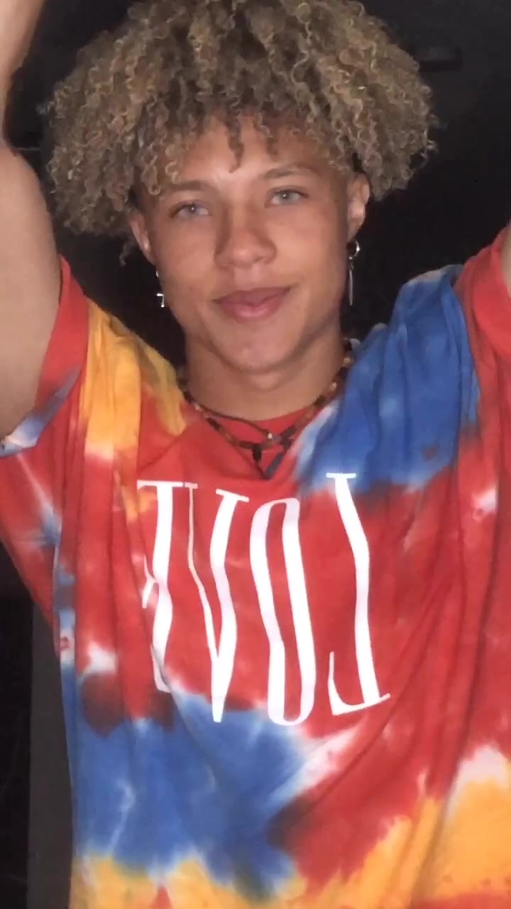 Jared Jones Net Worth, Age, Height, Weight, Early Life, Career, Bio ...