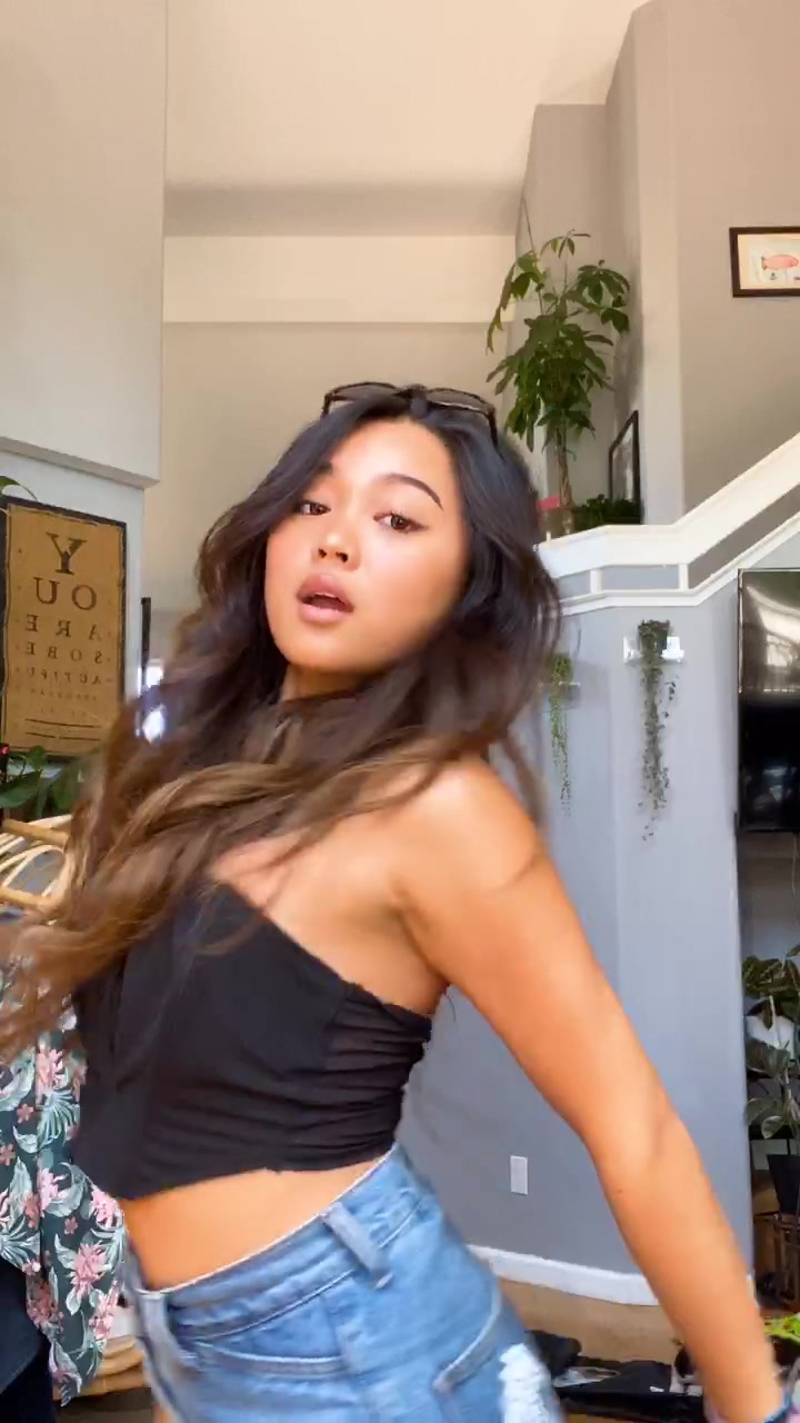 Allison Zoey Net Worth, Age, Height, Weight, Early Life, Career, Bio ...