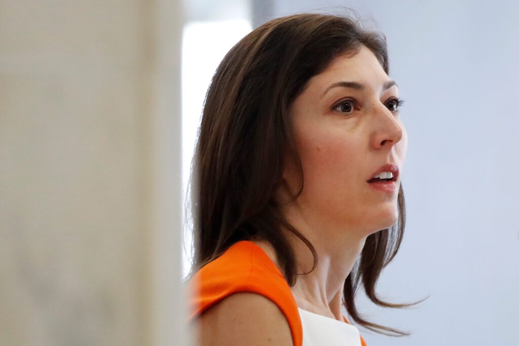 Lisa Page Net Worth, Age, Height, Weight, Early Life, Career, Bio ...