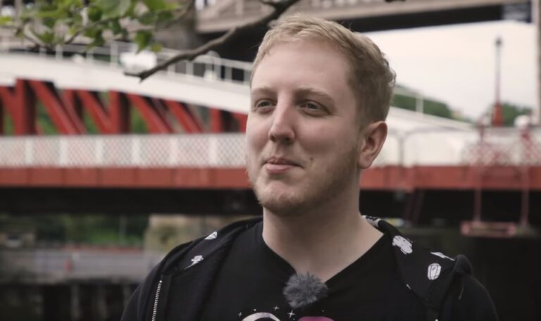 Philza Net Worth, Age, Height, Weight, Early Life, Career, Bio, Dating ...