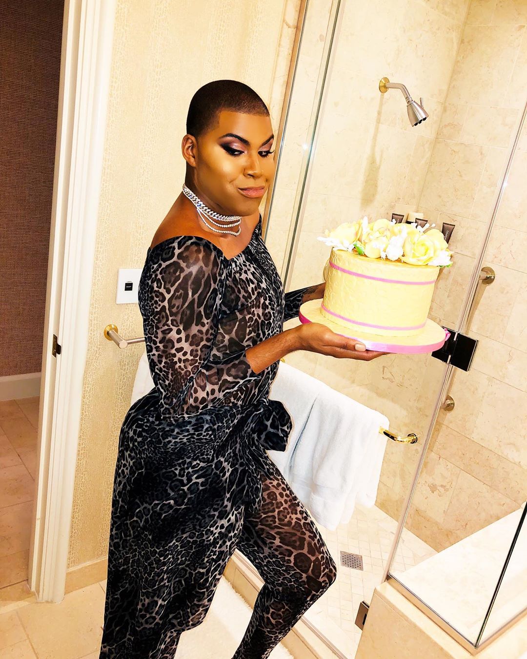 EJ Johnson Net Worth, Age, Height, Weight, Early Life, Career, Bio ...