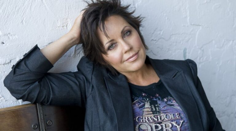 Kelly Lang Net Worth, Age, Height, Weight, Early Life, Career, Bio ...