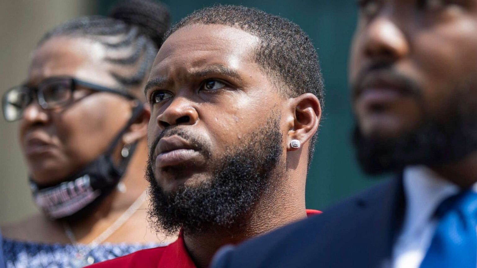 Kenneth Walker Net Worth, Age, Height, Weight, Early Life, Career, Bio ...