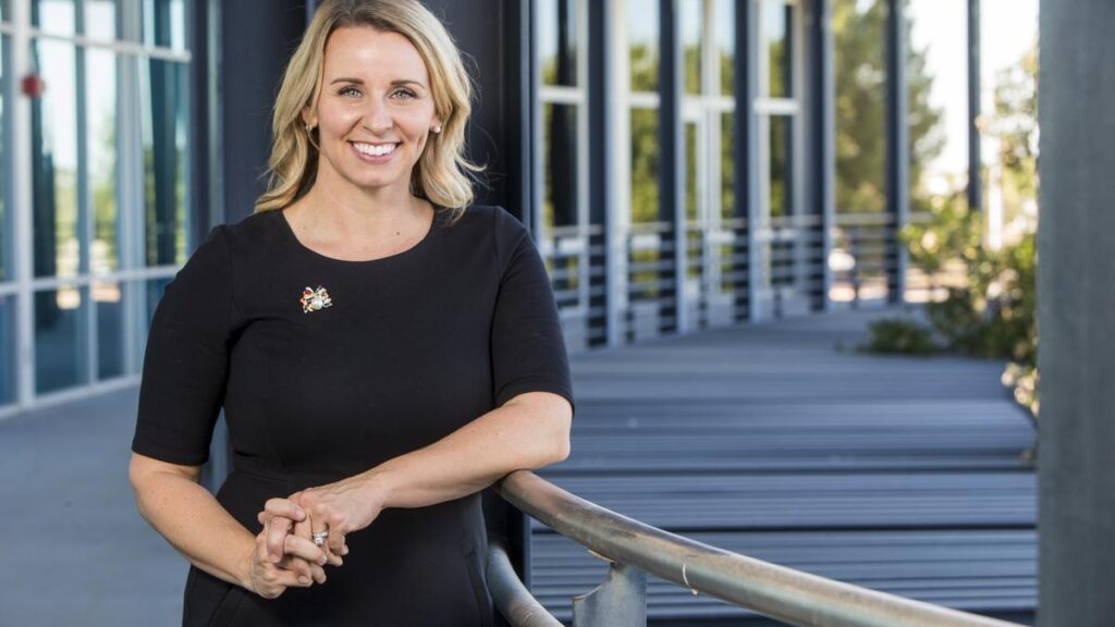 Jenn Daniels Net Worth, Age, Height, Weight, Early Life, Career, Bio ...