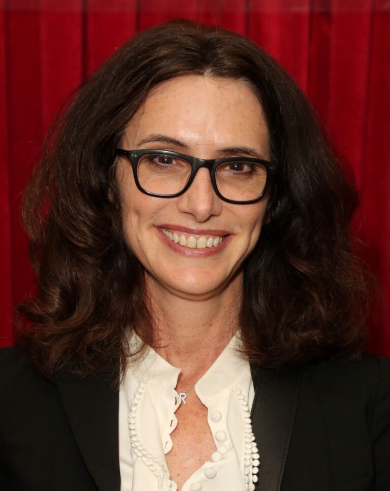 Elizabeth Stewart Net Worth, Age, Height, Weight, Early Life, Career ...