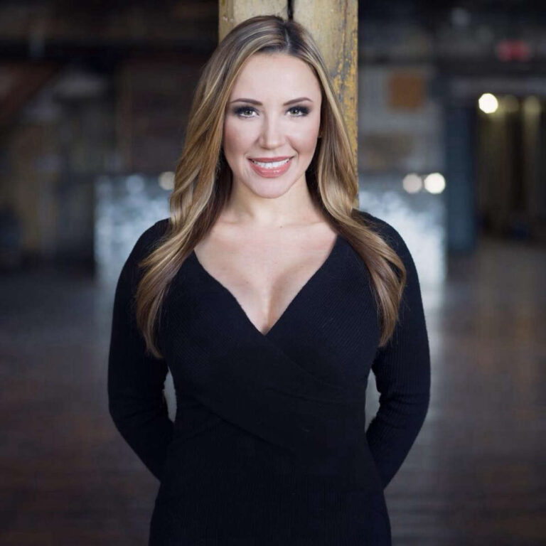 Stephanie Hamill Net Worth, Age, Height, Weight, Early Life, Career ...