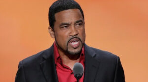 Pastor Darrell Scott Net Worth, Age, Height, Weight, Early Life, Career ...