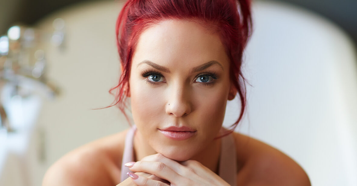 Sharna Burgess Net Worth, Age, Height, Weight, Early Life, Career, Bio ...
