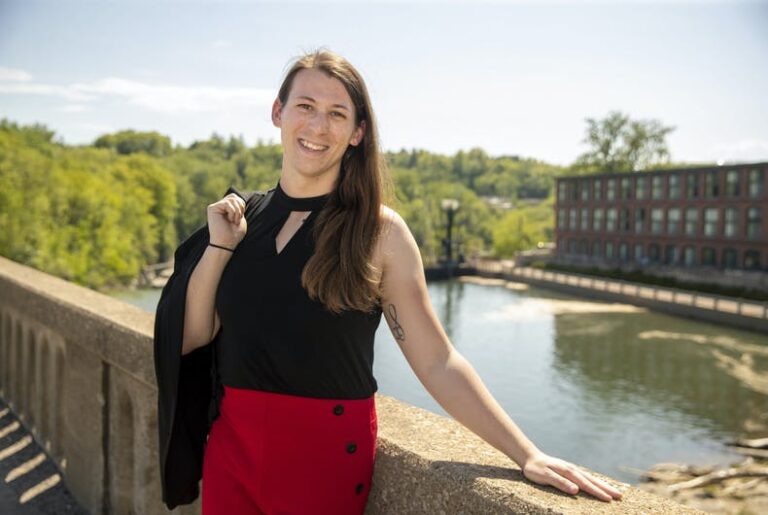 Taylor Small Net Worth, Age, Height, Weight, Early Life, Career, Bio ...