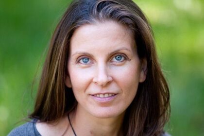 Clare Bronfman Net Worth, Age, Height, Weight, Early Life, Career, Bio ...