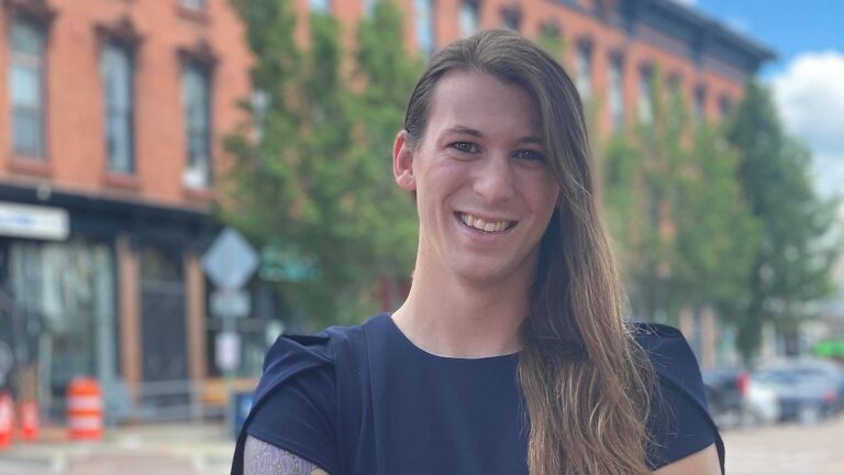 Taylor Small Net Worth, Age, Height, Weight, Early Life, Career, Bio ...