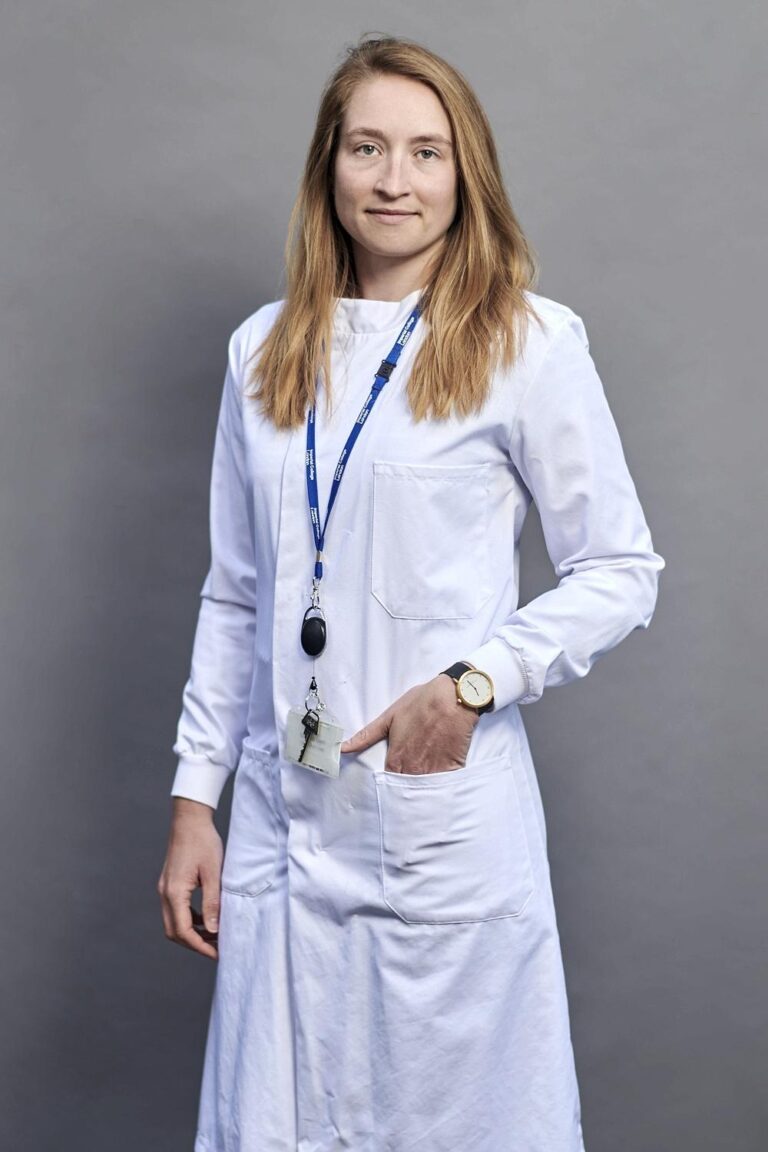 Dr. Anna Blakney Net Worth, Age, Height, Weight, Early Life, Career ...