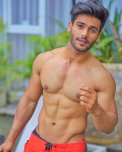 Gaurav Molri Net Worth, Age, Height, Weight, Early Life, Career, Dating ...