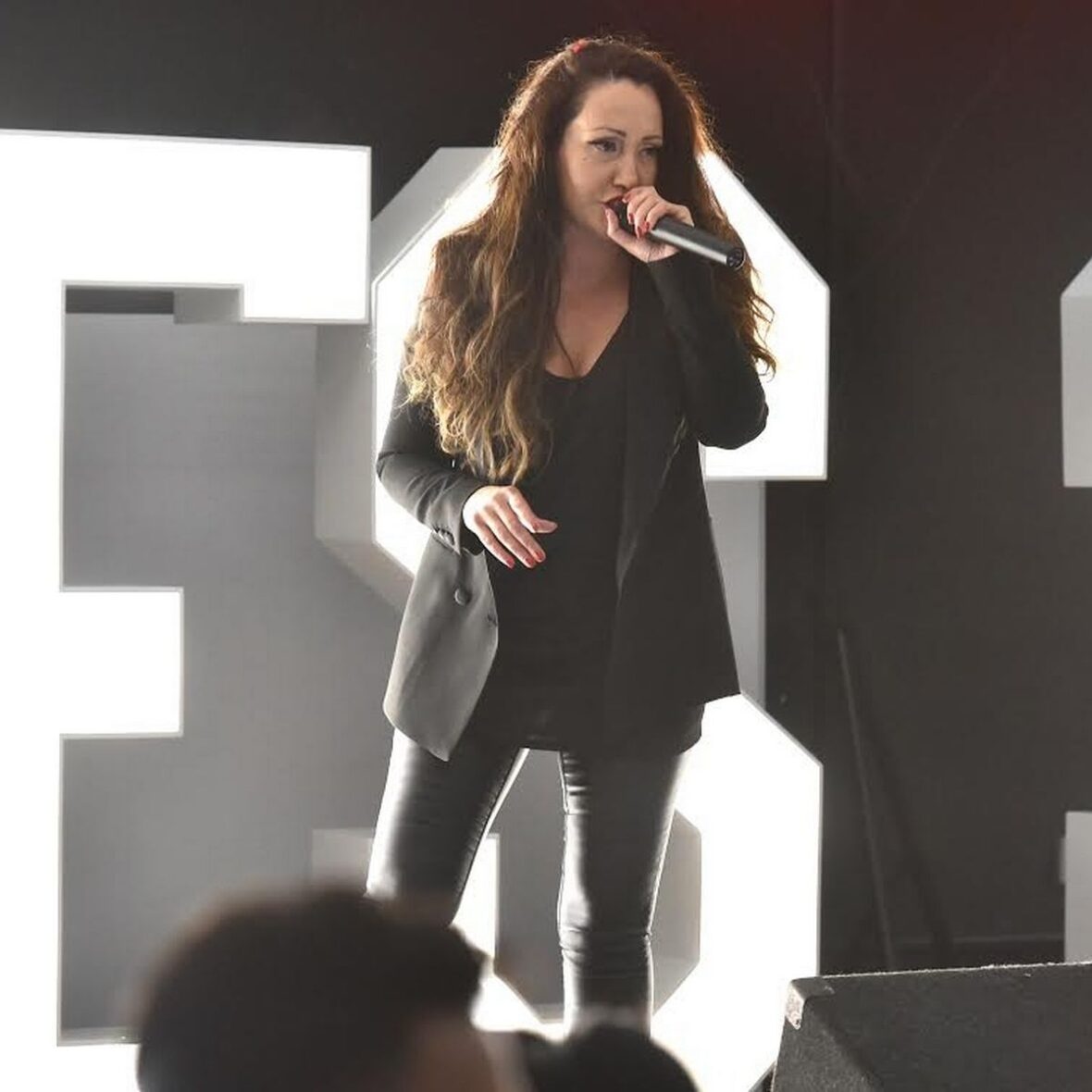 Kelly Llorenna Net Worth, Age, Height, Weight, Early Life, Career, Dating, Facts - Millions Of ...