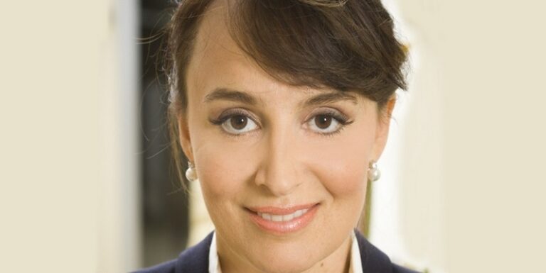 Dawn Bennett Net Worth, Age, Height, Weight, Early Life, Career, Dating ...