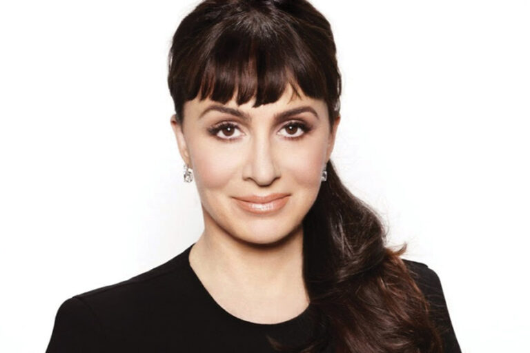 Dawn Bennett Net Worth, Age, Height, Weight, Early Life, Career, Dating ...