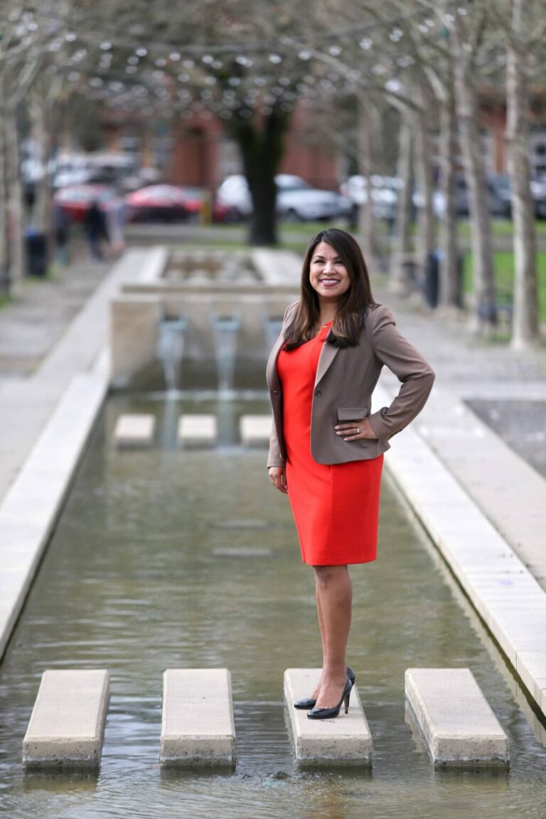 Esther Lemus Net Worth, Age, Height, Weight, Early Life, Career, Dating ...