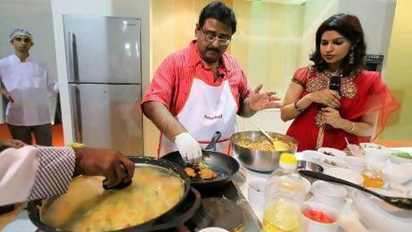 Chef Naushad Net Worth, Age, Height, Weight, Early Life, Career, Dating ...