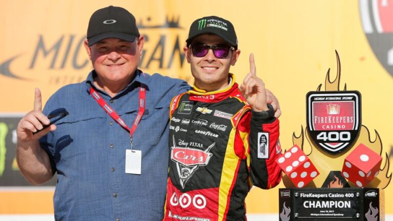 Mike Larson Net Worth, Age, Height, Weight, Early Life, Career, Dating ...