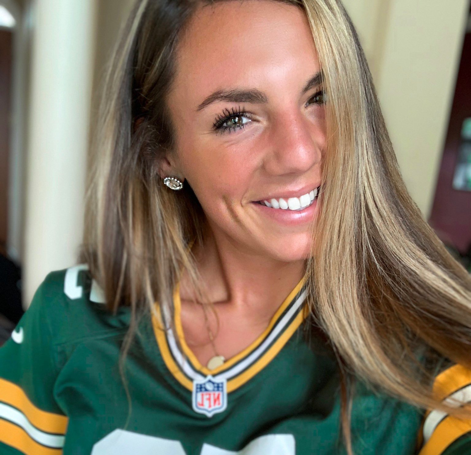 Annie Agar Net Worth, Age, Height, Weight, Early Life, Career, Dating ...