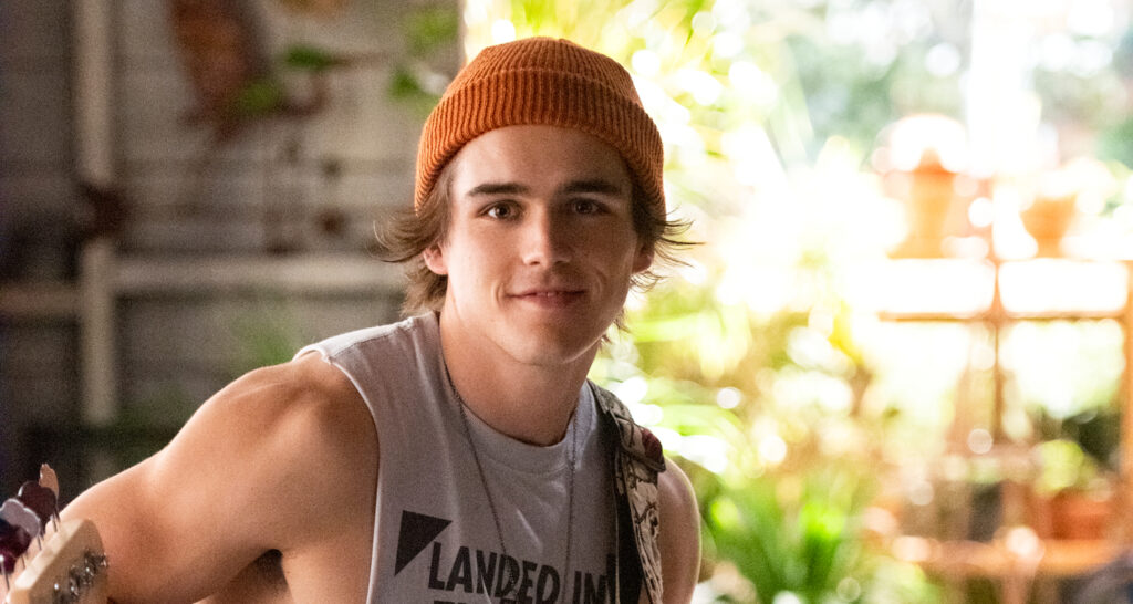 Charlie Gillespie Net Worth, Age, Height, Weight, Early Life, Career ...