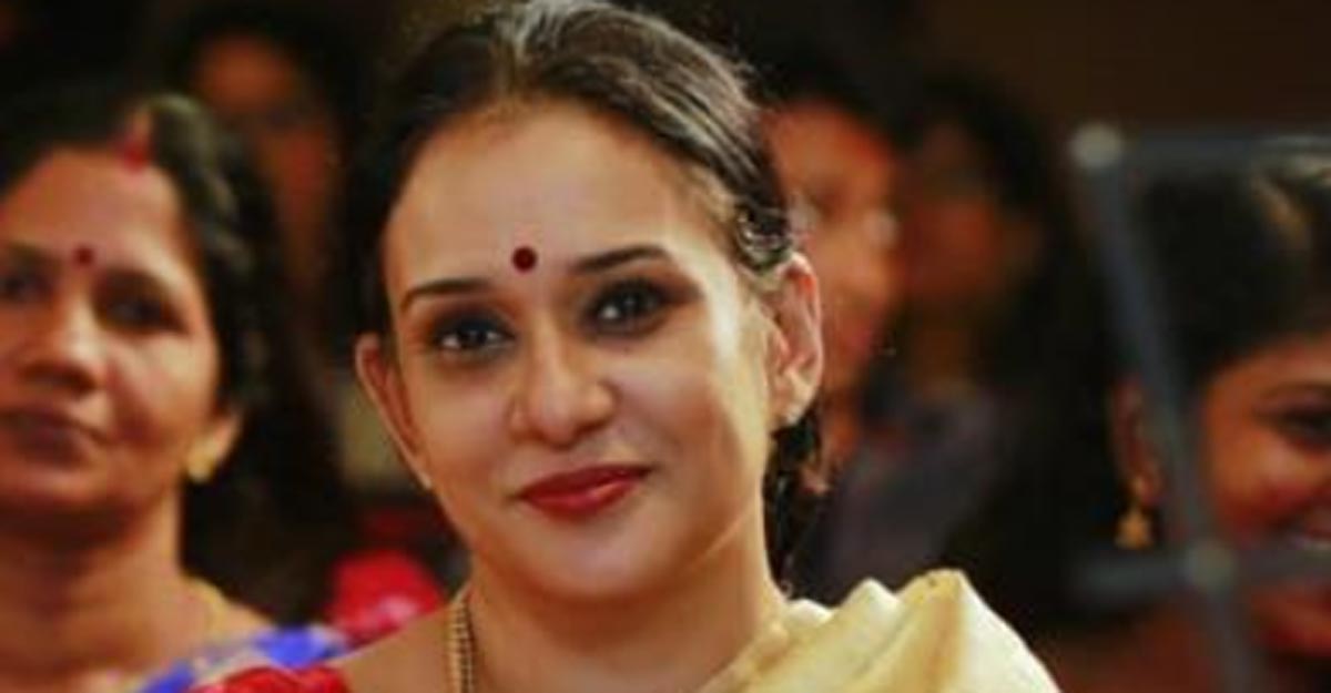 Maala Parvathi Net Worth, Age, Height, Weight, Early Life, Career ...