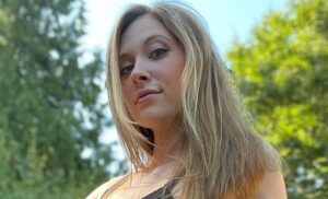 the.anna.rose Net Worth, Age, Height, Weight, Early Life, Career ...